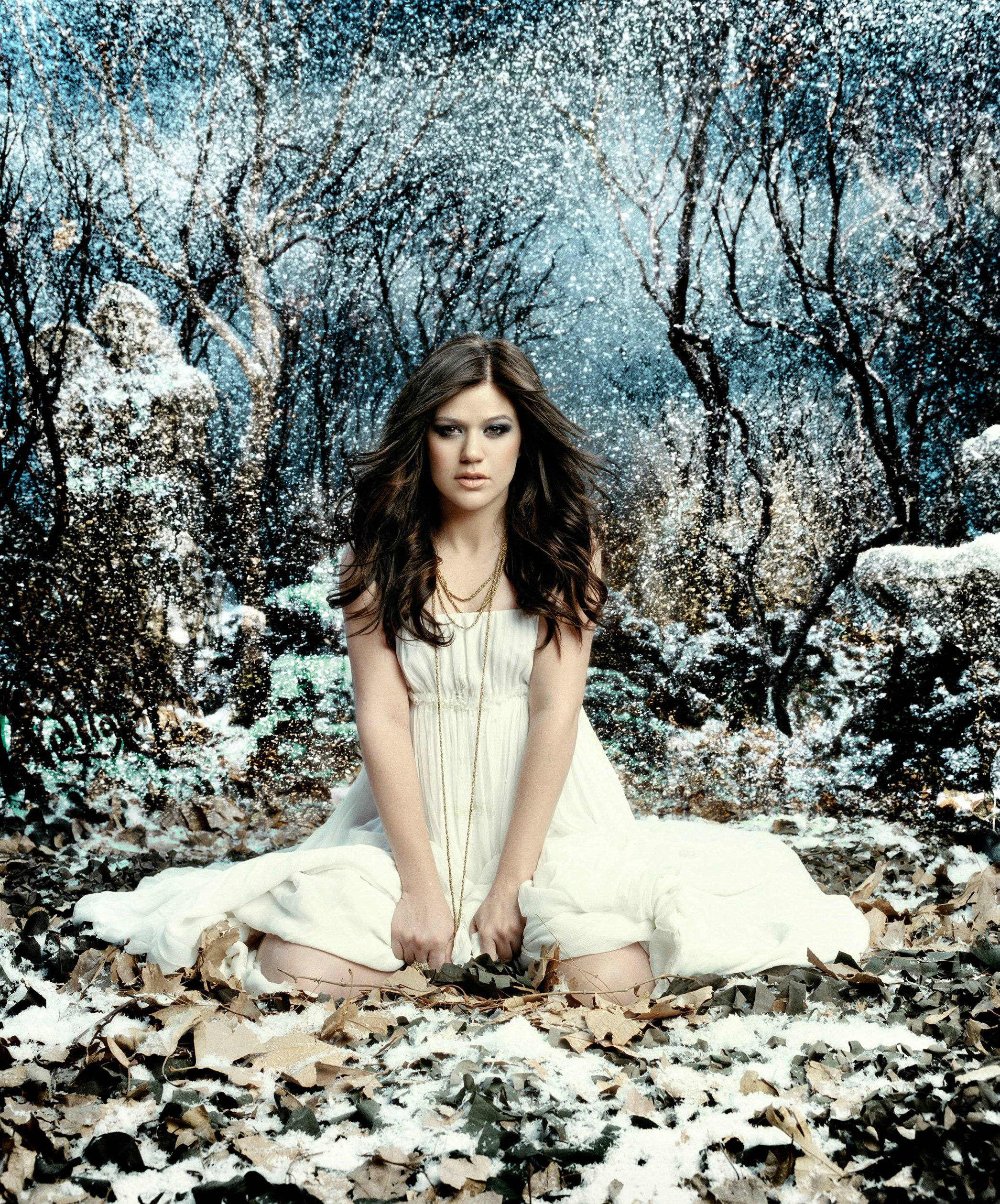 Kelly Clarkson My December Photoshoot Kelly Clarkson Wears Alaïa Coat