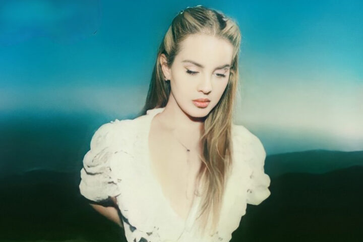 Lana Del Rey ‘Chemtrails Over the Country Club’ Review