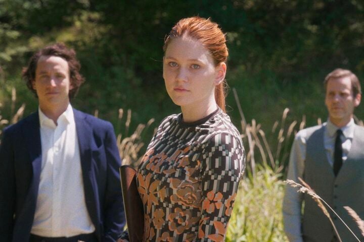 'Veni Vidi Vici' Review: A Savage Satire of the Whims of the Rich